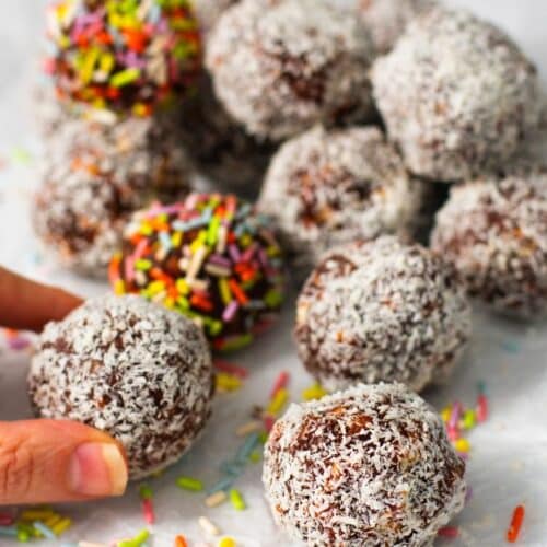 Chocolate Biscuit Balls - An Israeli childhood favorite